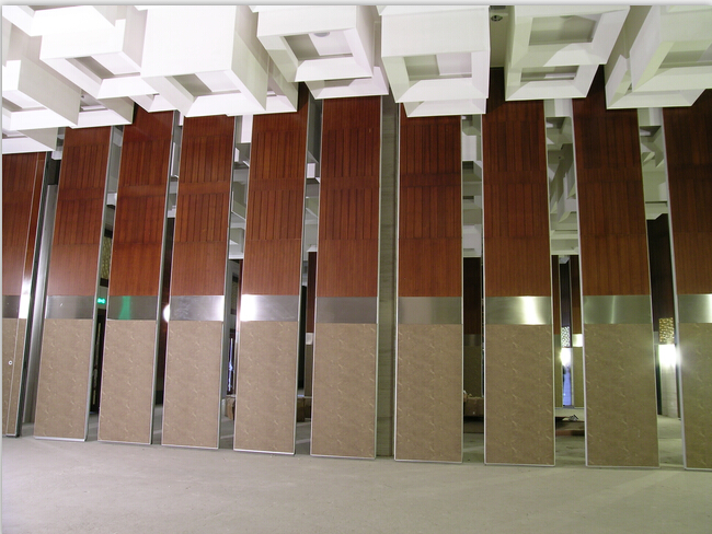 Veneer Commercial Folding Office Partition Walls Sealing Edges On The ...