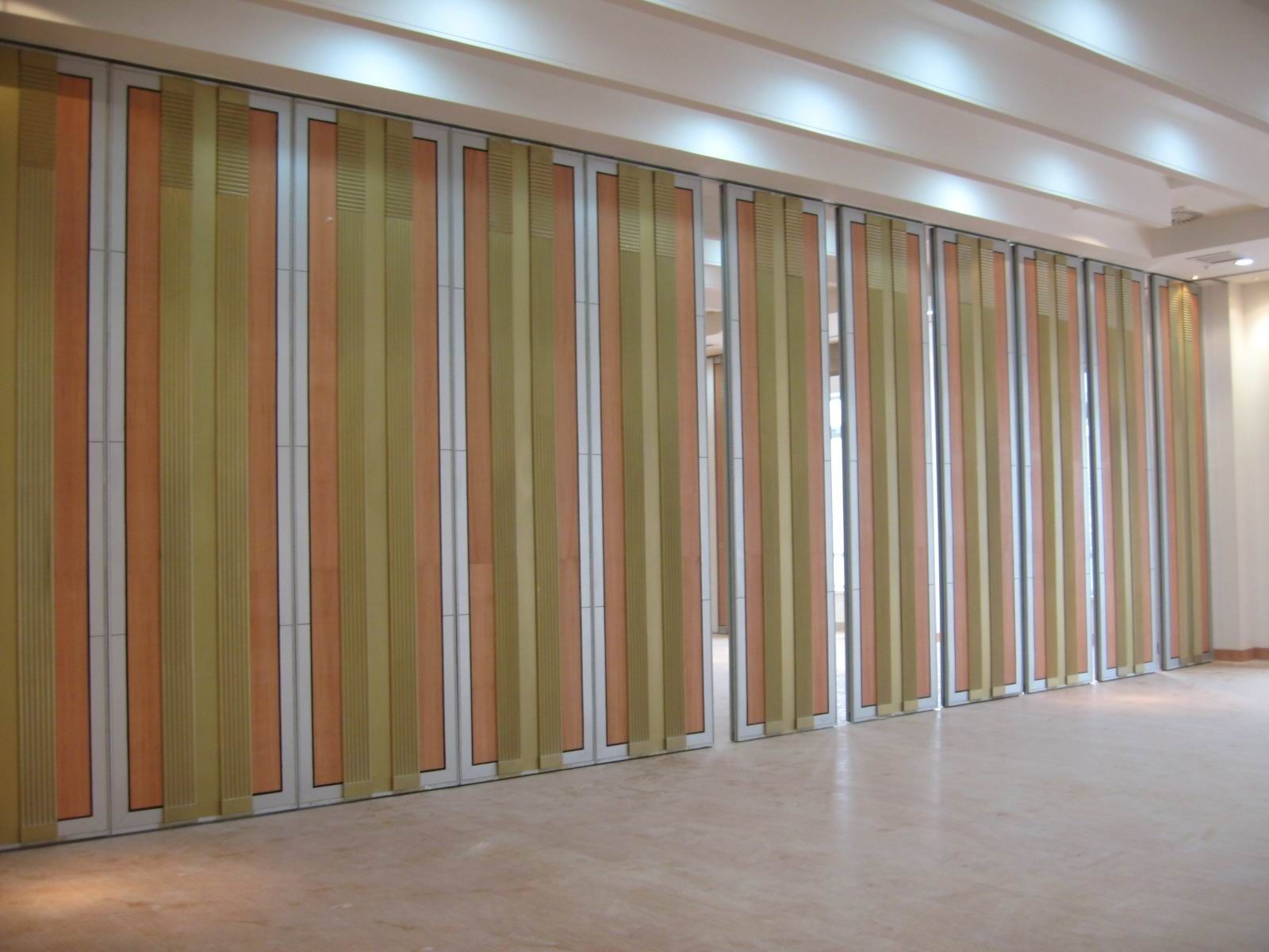 Decorative Sound Proof Movable Partition Walls No Floor Track Multi Color